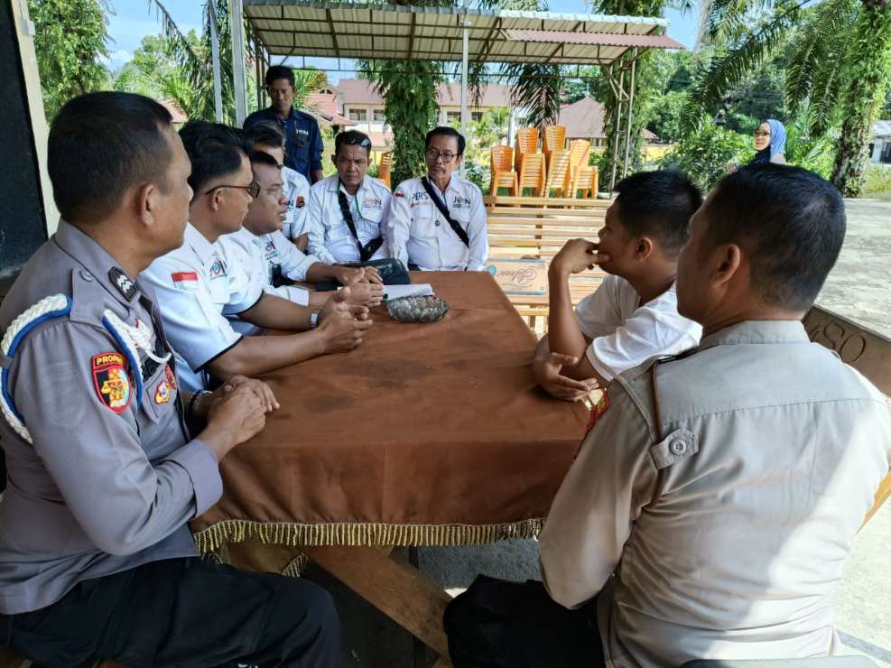 PT APG West Kampar Janji perbaiki jalan Desa