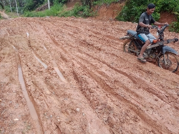 PT APG West Kampar Janji perbaiki jalan Desa